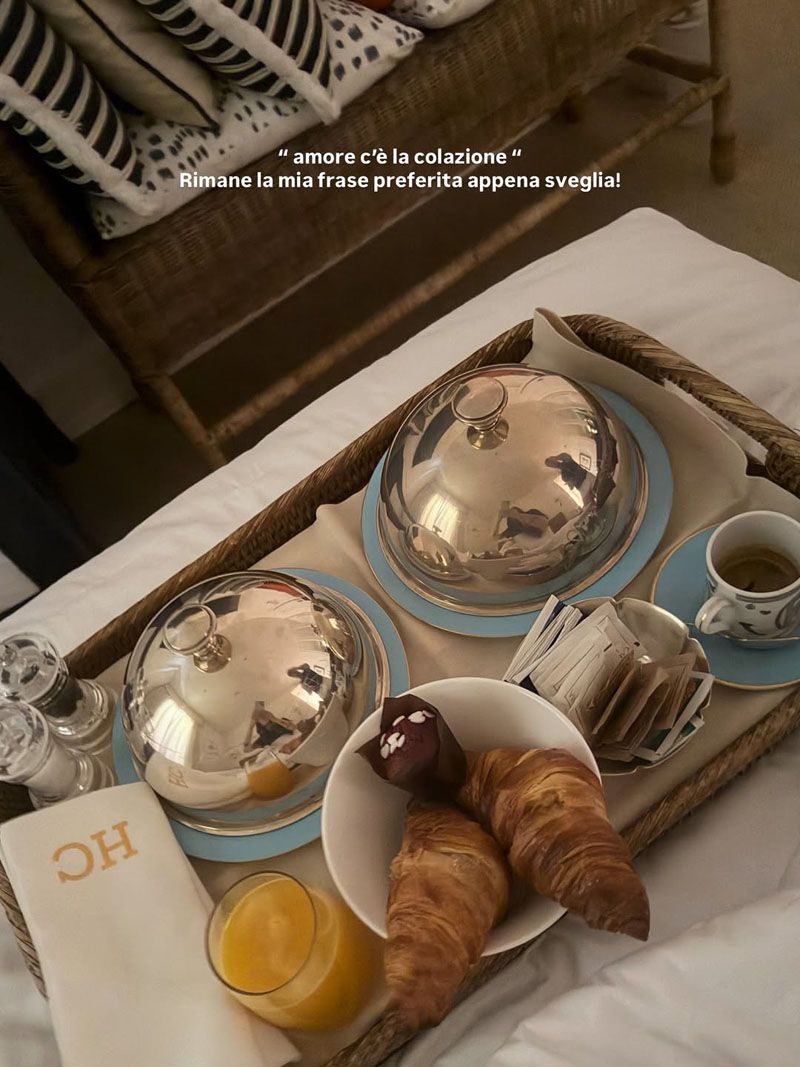 Le dolcissime foto di Giulia De Lellis e Tony Effe con Priscilla al mare