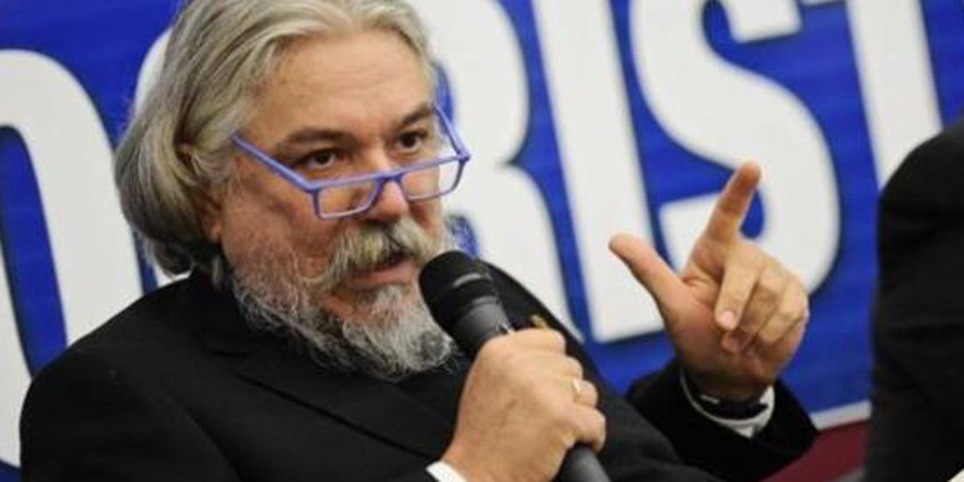 Alessandro Meluzzi operato a Cesena dopo un’ischemia: ecco come sta