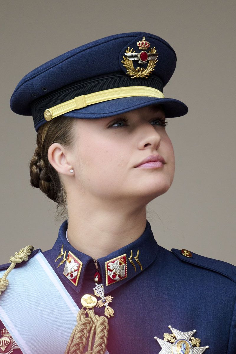 La Leonor di Spagna alla Giornata delle Forze Armate a Vigo