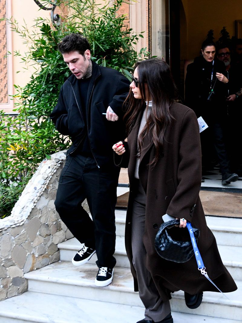 Fedez in giro per Sanremo con la fidanzata Giulia Honegger. Guarda le ...