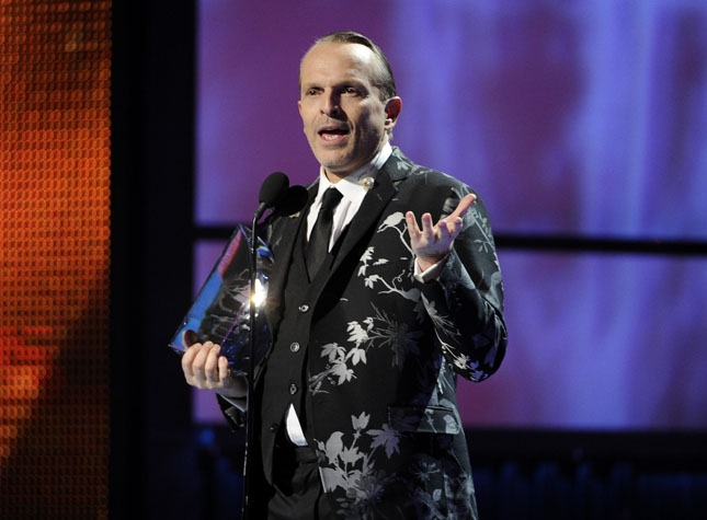 Miguel Bosè (ma quanto sei invecchiato?) e poi Laura Pausini, Aida ...