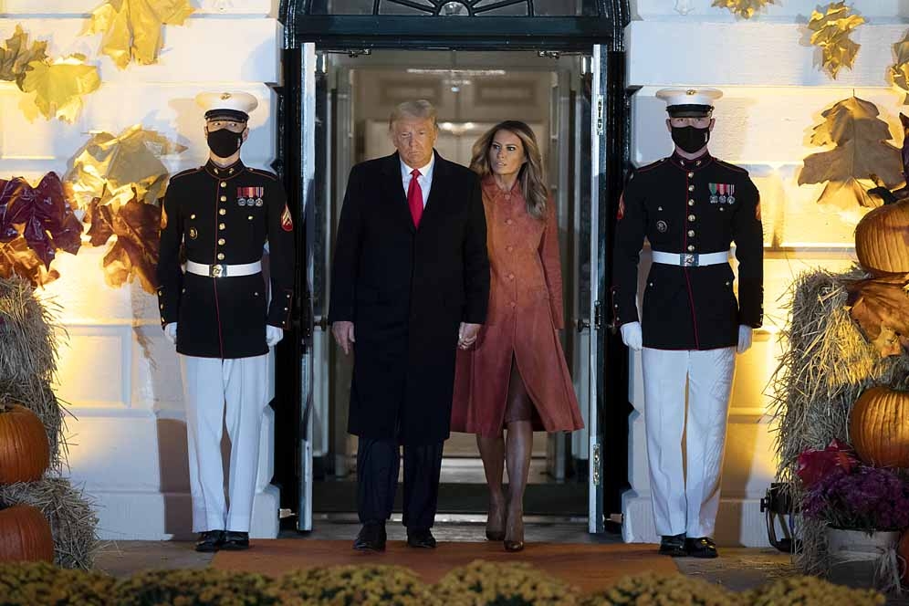 Donald e Melania Trump hanno due sosia per Halloween... Foto
