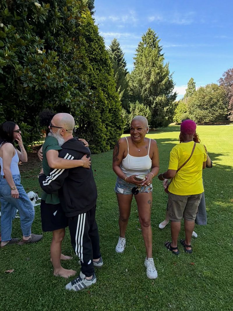 Elodie presenta Franceska Nuredini alla sua famiglia