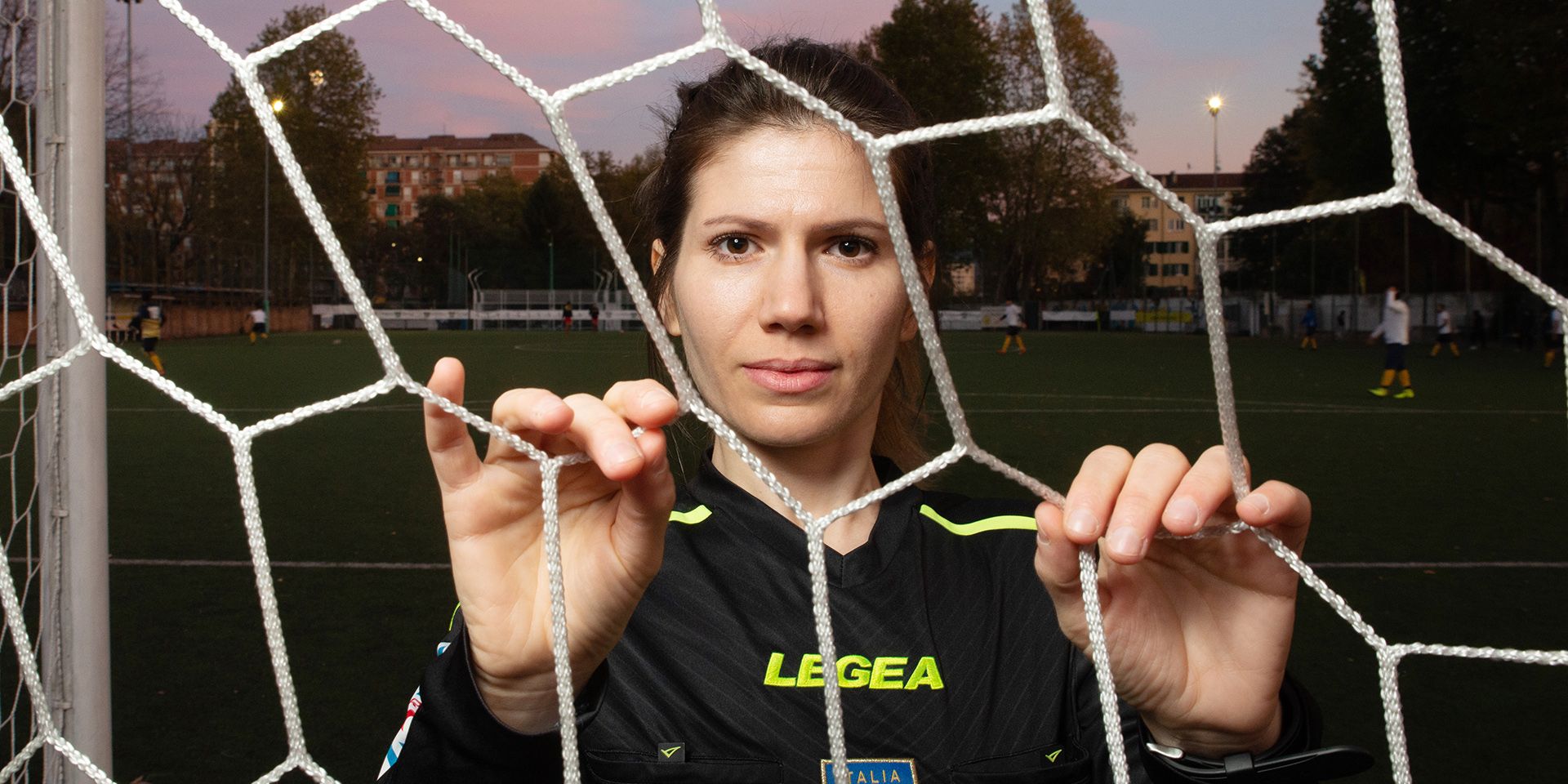 La preghiera di Saman, l'iraniana che fa l'arbitro in Italia: "Non ...