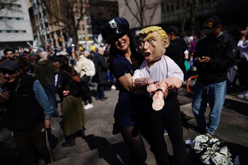 Donald Trump arrestato. Si dichiara non colpevole. Foto