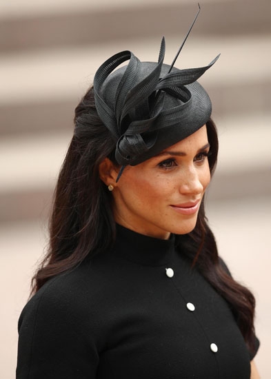 Meghan Markle elegantissima con Harry in divisa: a Sydney la duchessa è ...