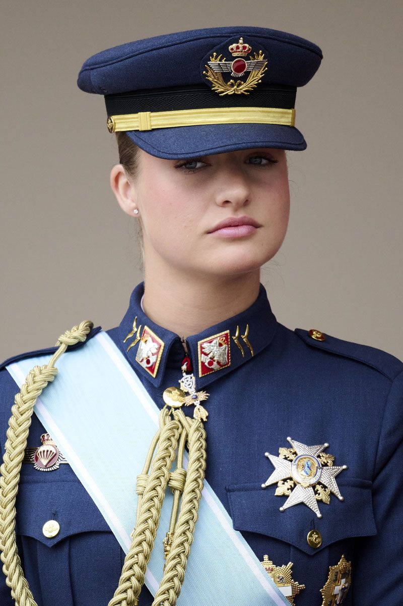 La Leonor di Spagna alla Giornata delle Forze Armate a Vigo