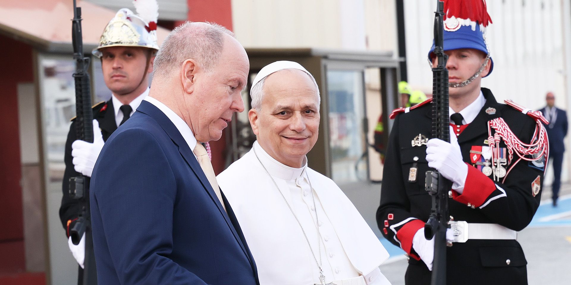 Disavventura per il Papa: telefona in banca ma l'impiegata non gli ...