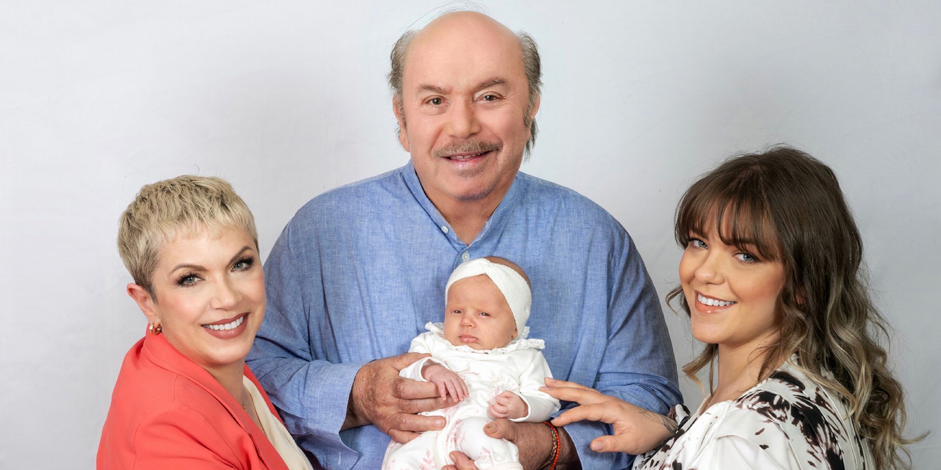 Lino Banfi bisnonno: è nata Matilde con l'aiuto della moglie Lucia