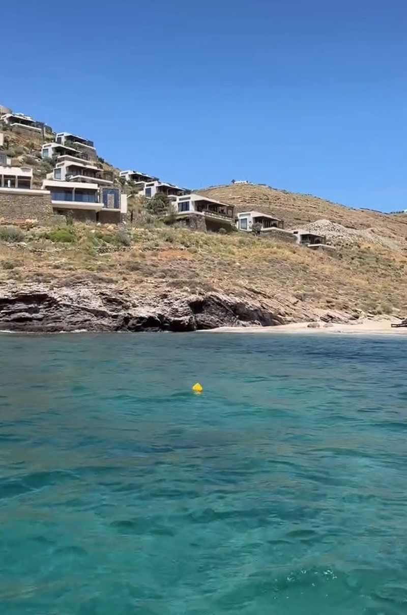 Ilary Blasi, vacanza super lusso in Grecia con Bastian Muller