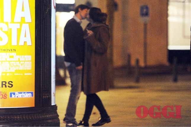 Luigi Berlusconi scatenato a Parigi tra amici e "amori" | Oggi