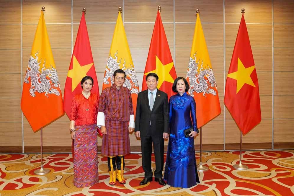 Re Jigme e la regina Jetsun del Bhutan in visita ufficiale nel Vietnam