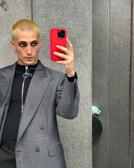 Damiano David: le foto dei look del leader dei Maneskin