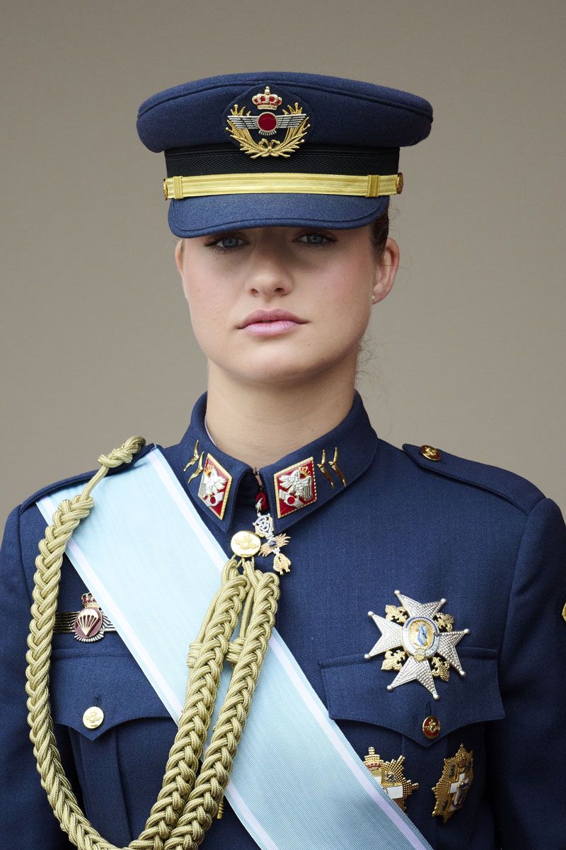 La Leonor di Spagna alla Giornata delle Forze Armate a Vigo