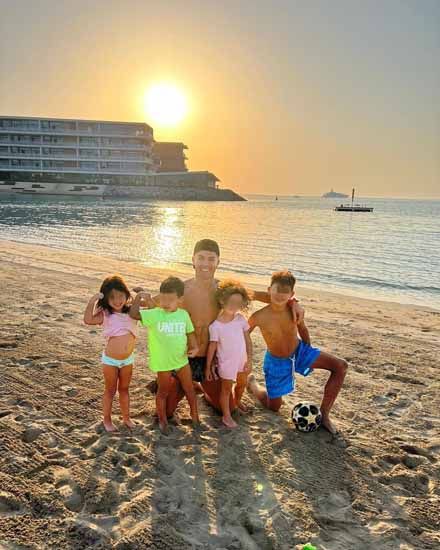 Georgina Rodriguez incinta e Cristiano Ronaldo: vacanza da sogno a Dubai