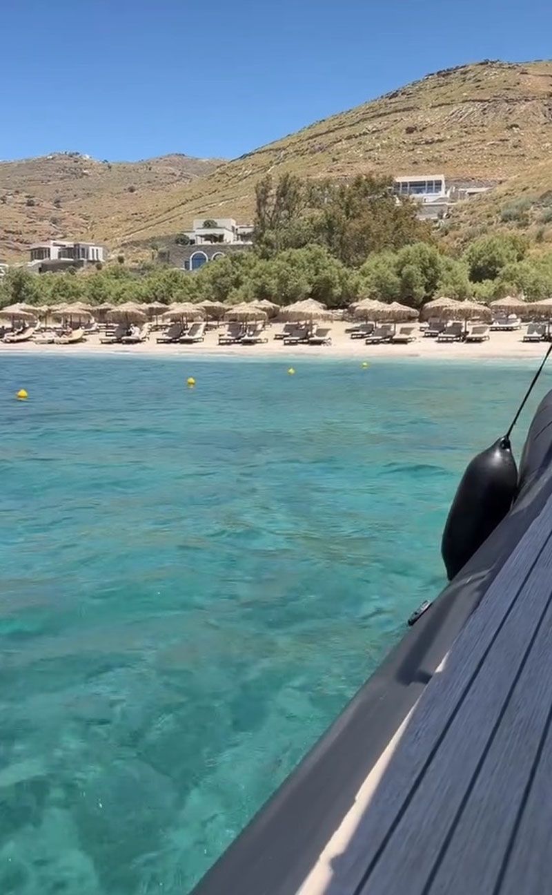 Ilary Blasi, vacanza super lusso in Grecia con Bastian Muller