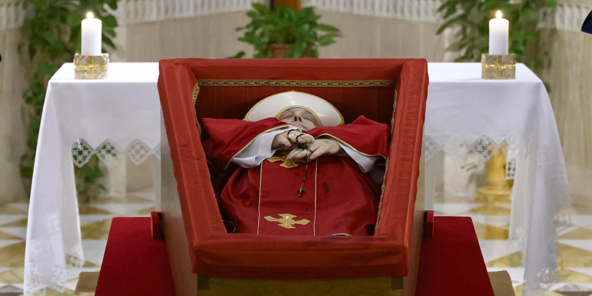 È morto papa Francesco. Cosa sappiamo e cosa succede ora. Foto e video