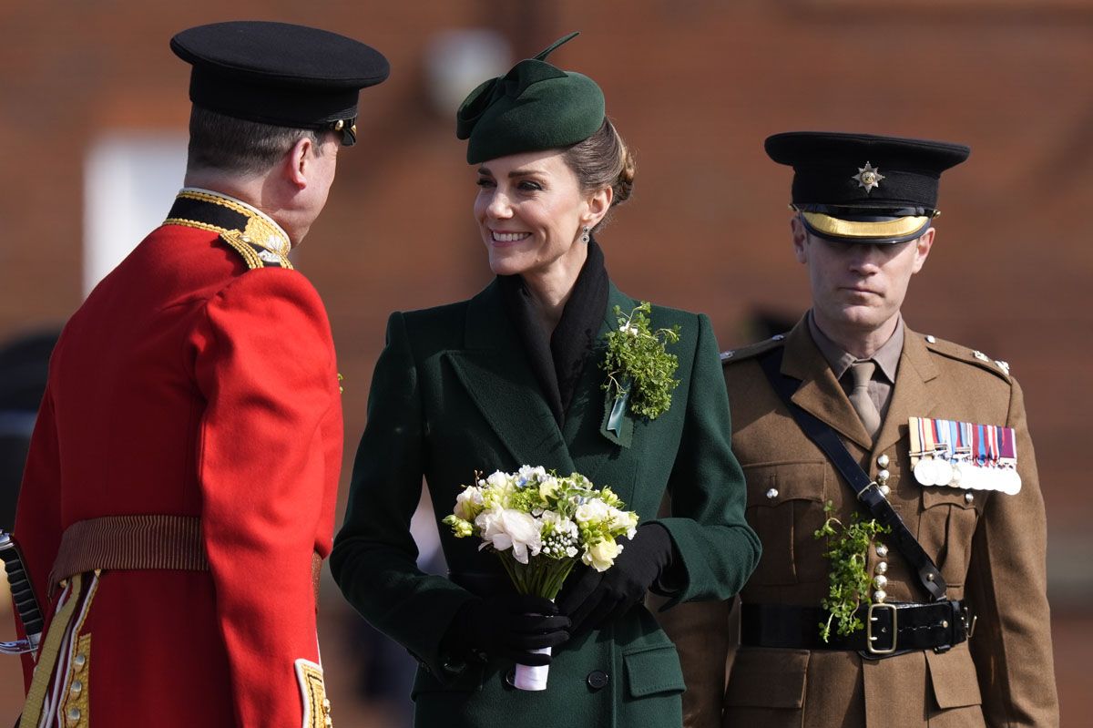 Kate Middleton in verde per la parata di San Patrizio e il tradizionale ...