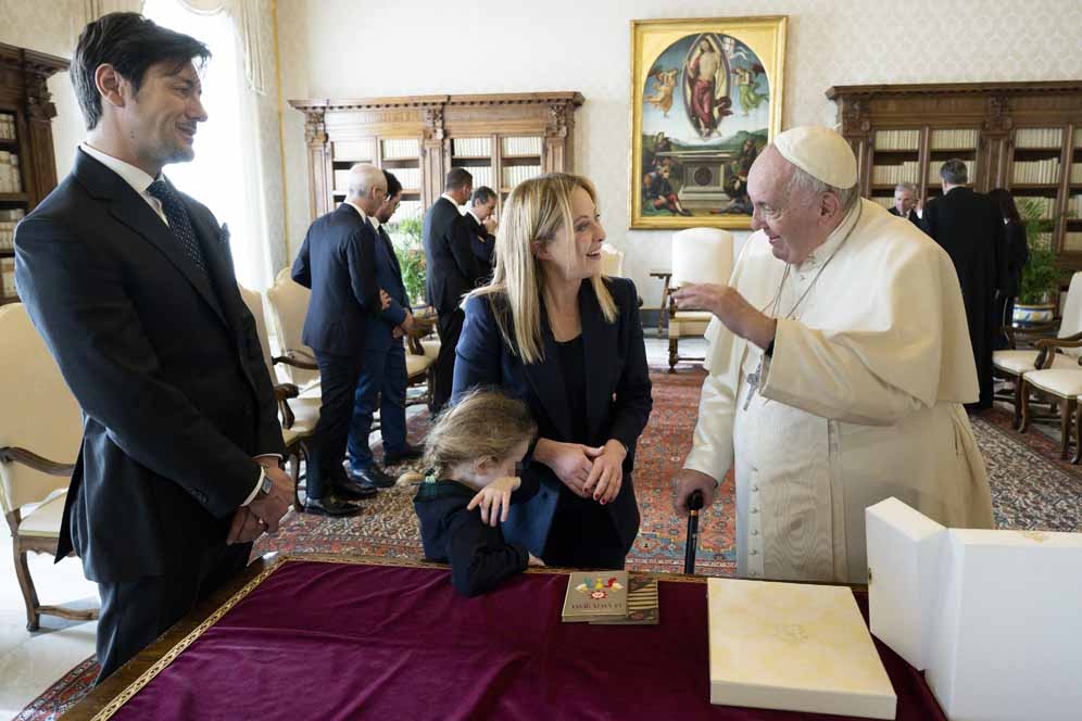 Giorgia Meloni e Andrea Giambruno, fotostoria di un amore finito male