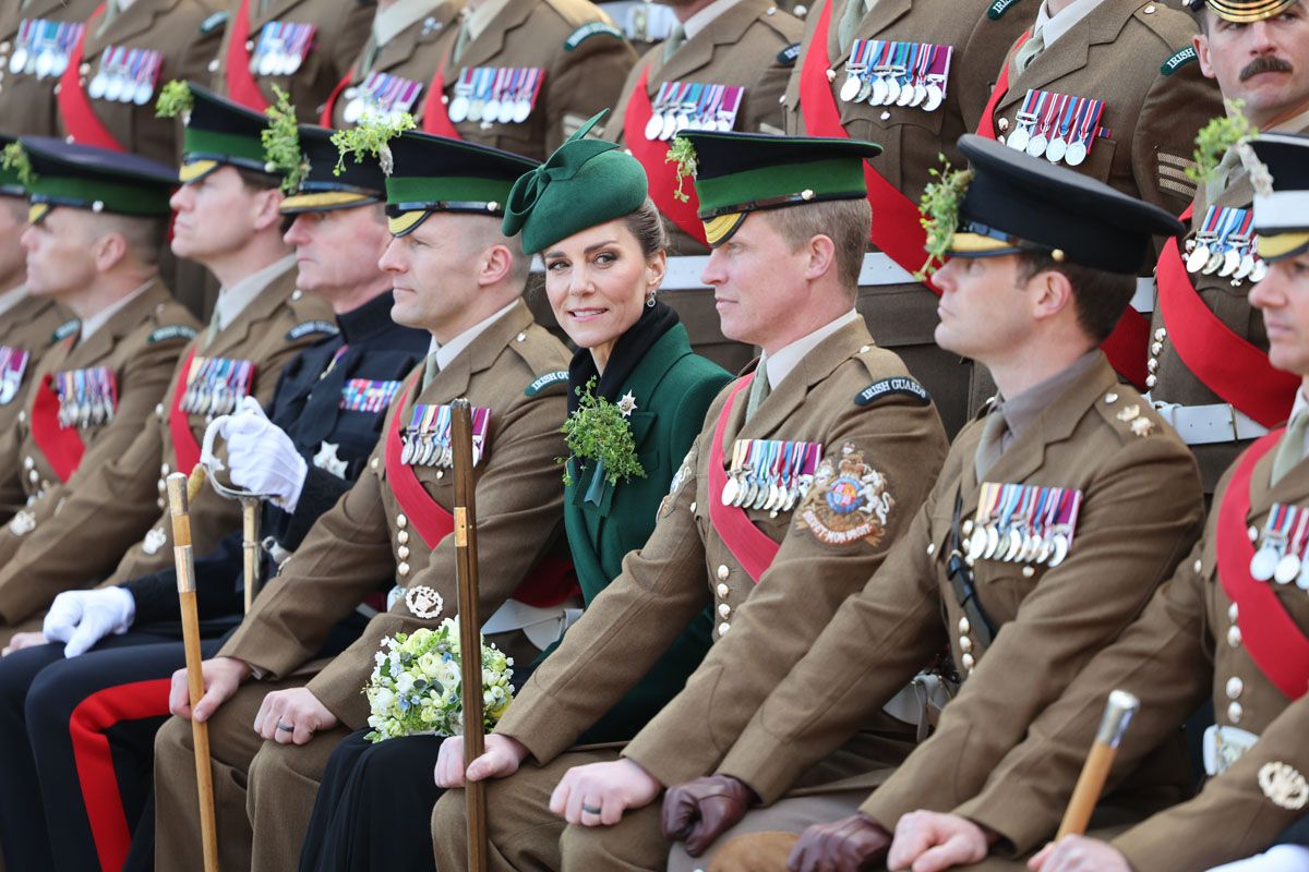 Kate Middleton in verde per la parata di San Patrizio e il tradizionale ...
